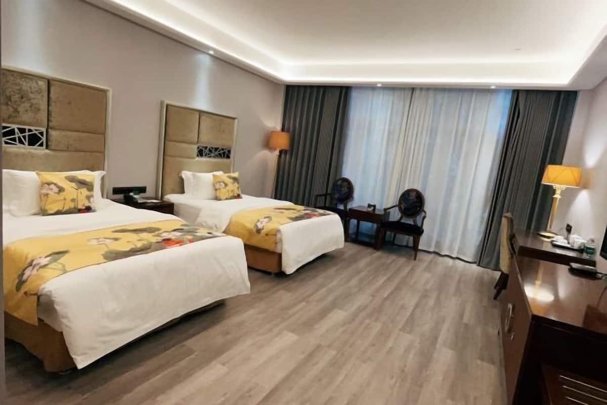 Escrivaninha, cortinas blackout, Wi-Fi de cortesia