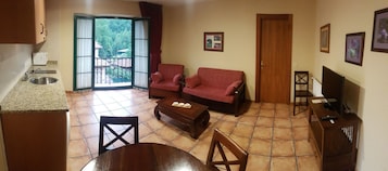 Apartamento, 1 cama de casal ou 2 camas individuais | Cozinha privada | Um frigorífico, um micro-ondas, um forno, uma placa de cozinha