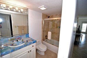 Apartamento em Condomínio Fechado, 3 quartos | Casa de banho