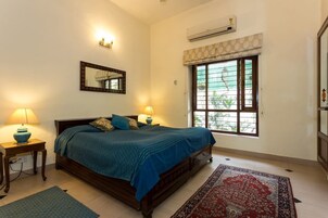 Quarto Standard | Secretária, camas desdobráveis, Wi-fi grátis 