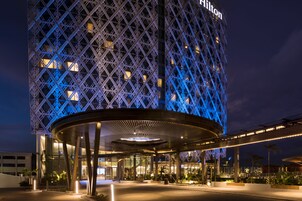 Fachada do alojamento (tarde/noite)