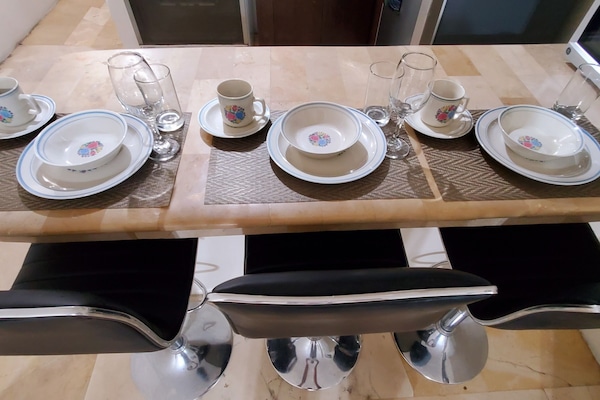 Apartamento, 2 quartos | Sala de jantar