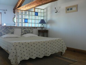 Quarto Duplo, 1 cama king-size | Roupa de alta qualidade, com decoração personalizada 