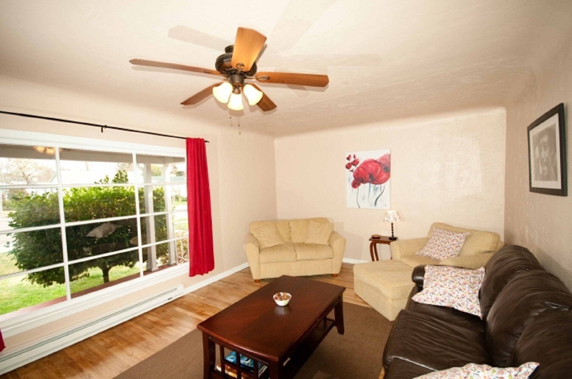 Quiet Street.- 1950's Charming 2 Bdrm House Close To Downtown, Civic, Bethel - Redding, CA