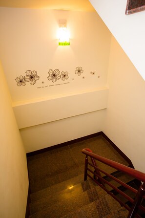 Suíte estúdio, banheiro compartilhado | Escrivaninha, Wi-Fi de cortesia, roupa de cama