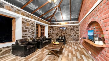 Two Bedroom Valley View Suite Villa with Private Pool with Jacuzzi | Comodidade do quarto