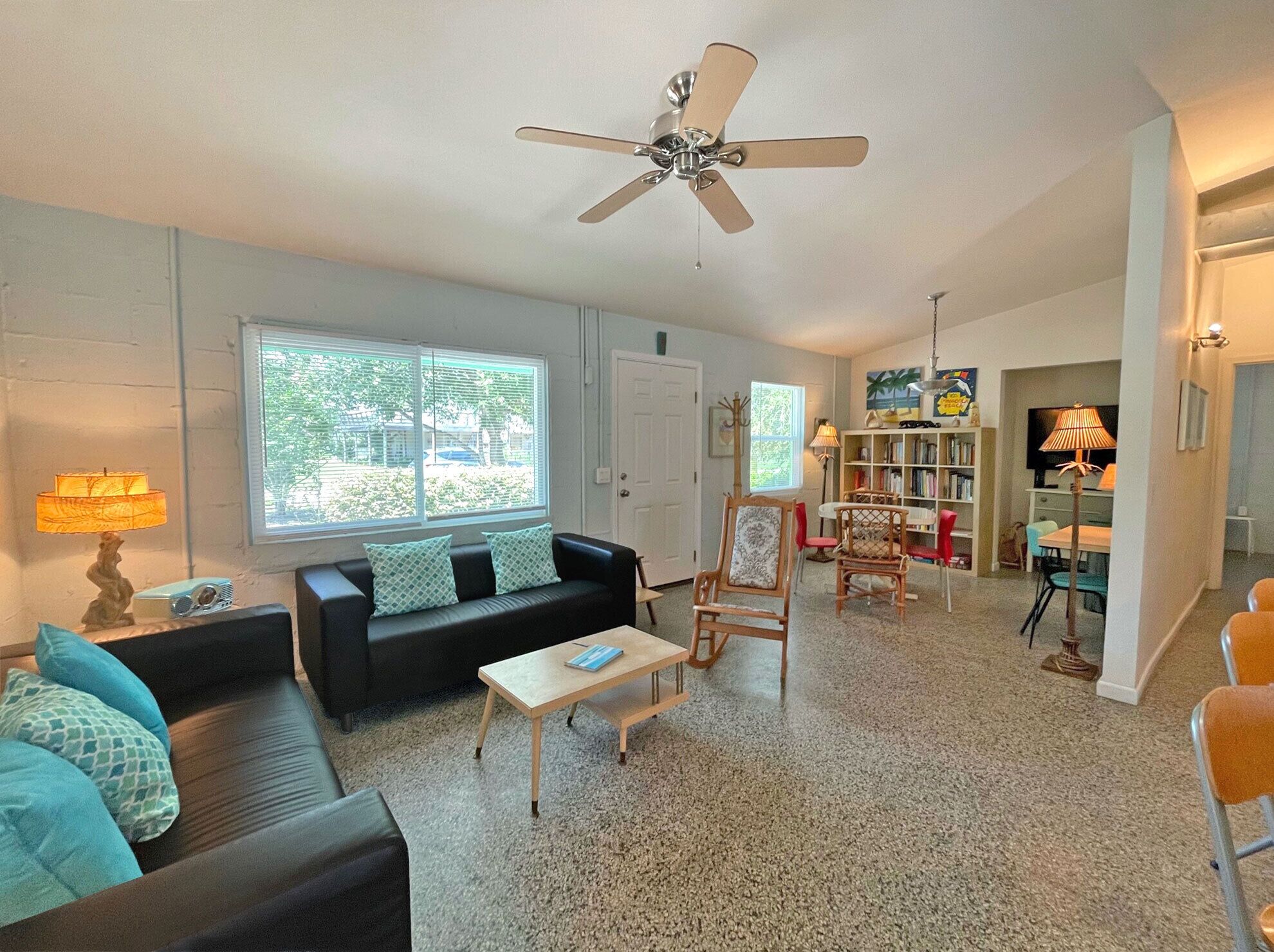 Quiet Florida-style Cottage W/ Modern Conveniences. Doggies Welcome - Gulf Breeze, FL