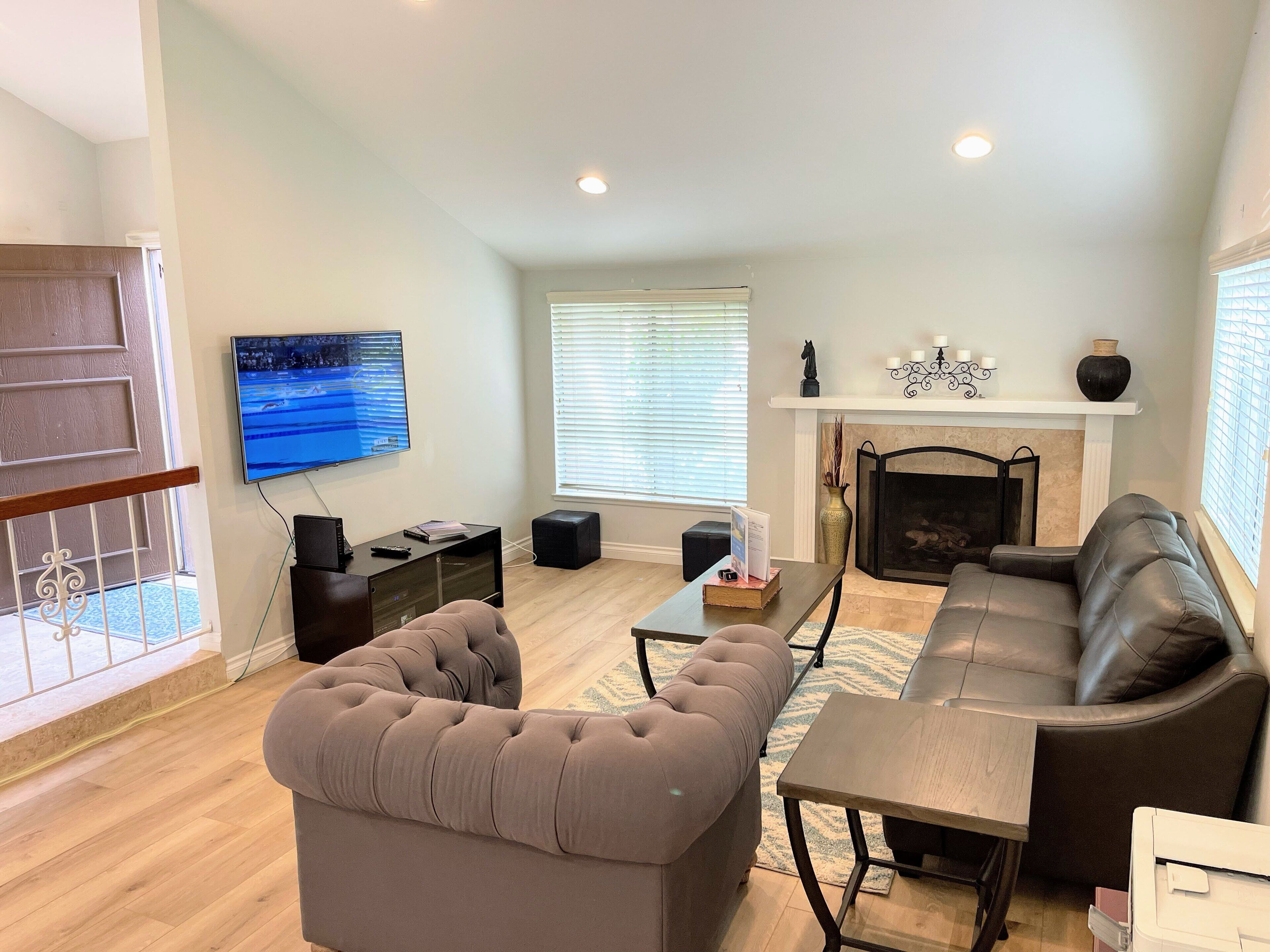 Great Value !! Home With Large, Tropical Yard! - Irvine, CA