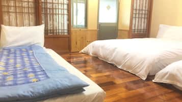 Suite Familiar | Roupa de alta qualidade, secretária, cortinas/cortinados opacos