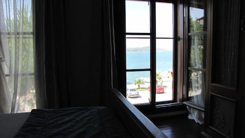 Quarto Duplo Standard, vista para o mar, em frente à praia | Wi-fi grátis, roupa de cama fornecida