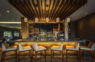 Serve almoço e jantar 