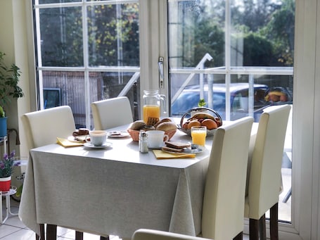 Restaurante. Hotel Kaiser