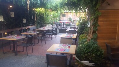 Hotel Restaurant Aux Deux Roses