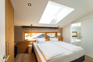 Chalé superior | Roupas de cama premium, cofres nos quartos, individualmente decorados