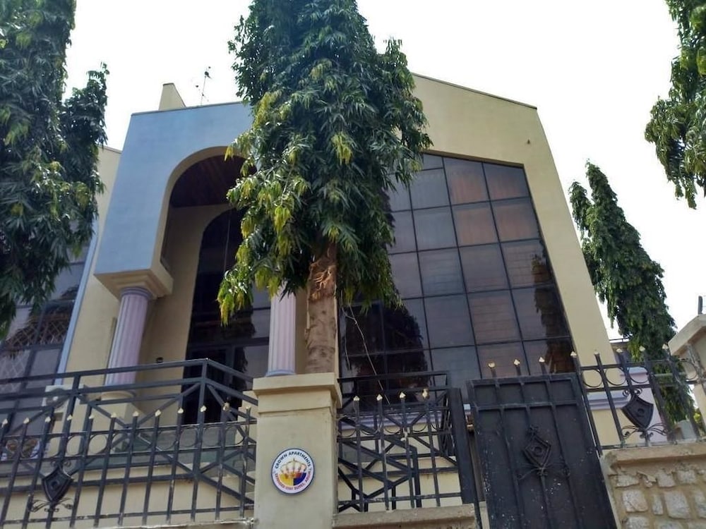 Crown Apartments Extended Stay Suites - Abuja
