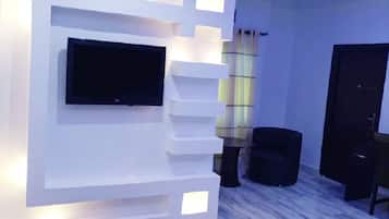 Estúdio Deluxe, 1 cama king-size | 1 quarto, roupa de alta qualidade, secretária, Wi-fi grátis