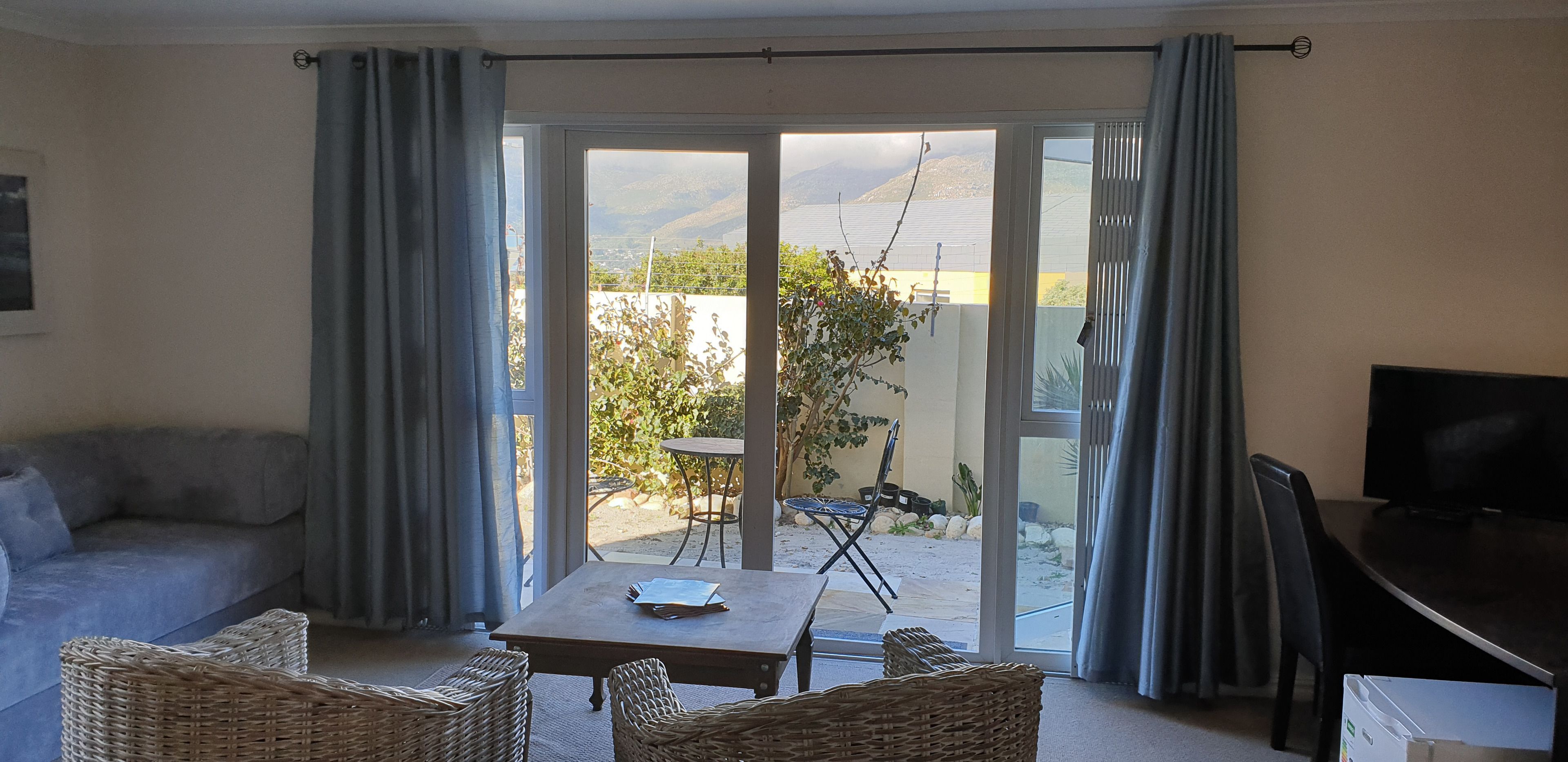 Quarto casal ou duplo família, 1 cama King e sofá-cama, banheira, no piso térreo | Vista do quarto