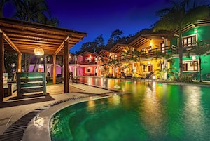 2 piscinas externas, espreguiçadeiras