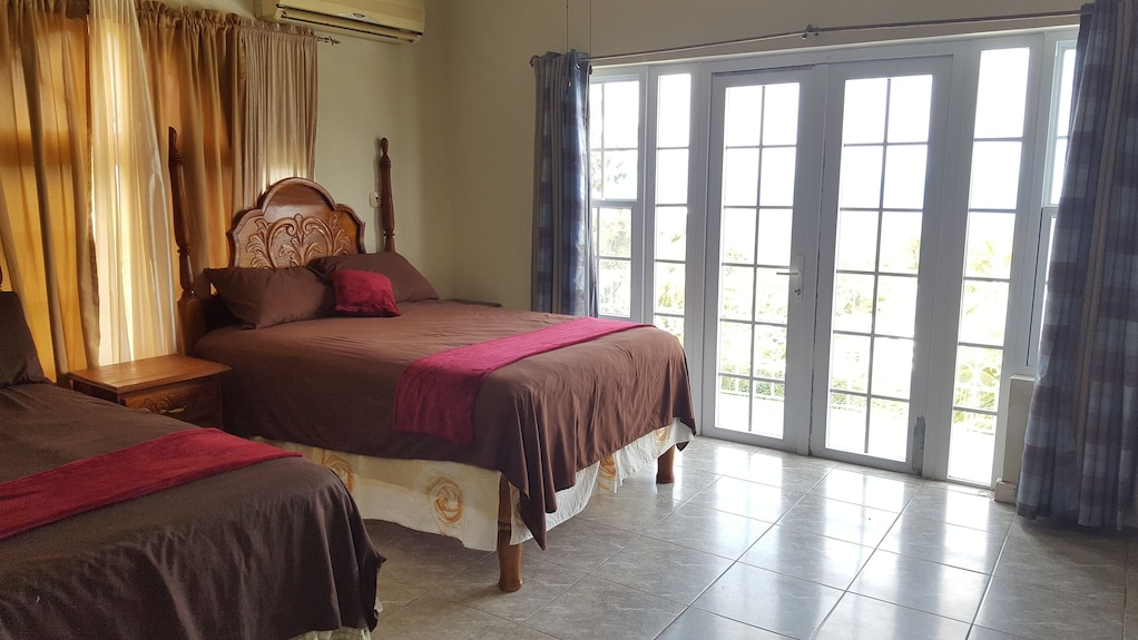 5 Bed Room Villa With Swimming Pool - Montego Bay