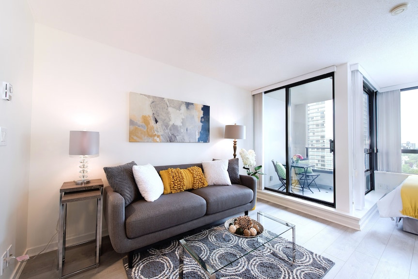 E1 - Chic Downtown Jr. 1 Bedroom - Vancouver