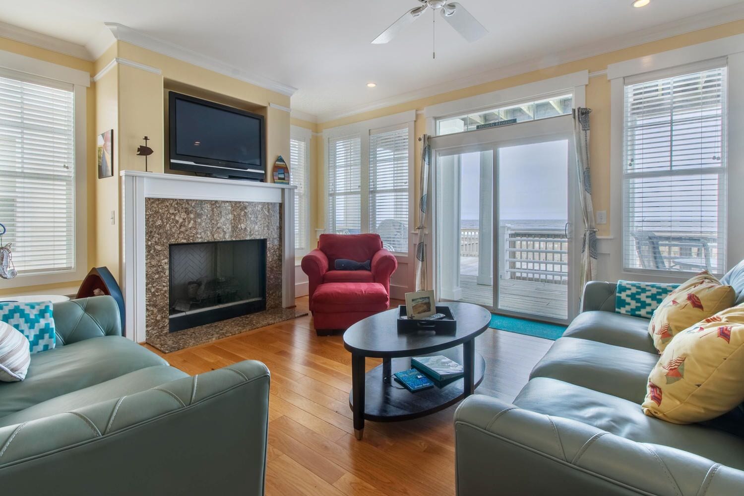 Salty Bananaoceanfront Duplex-decks, Pools, Hot Tubs - Carolina Beach, NC