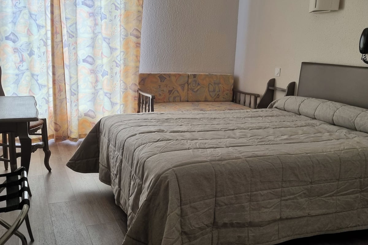 Roupas de cama antialérgicas, individualmente decorados, escrivaninha