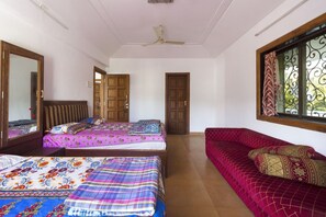 Casa Comfort, 4 quartos, piscina privativa | 4 quartos, secretária, camas desdobráveis