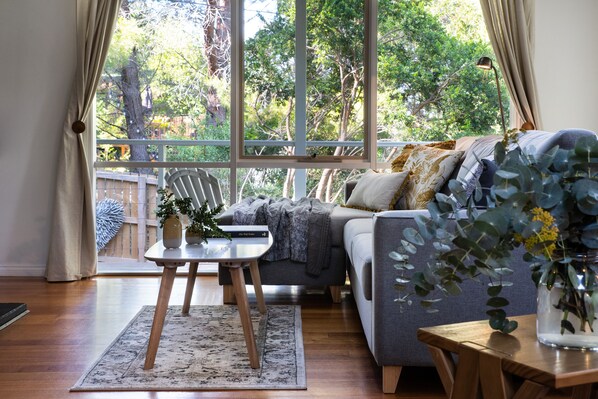 Apartamento, 1 quarto | Sala de estar | Televisor, leitor de DVD 