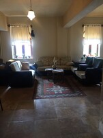 Área de estar no saguão