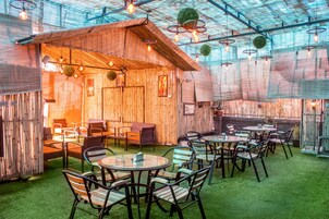 Café da manhã continental todos os dias (INR 250 por pessoa) 