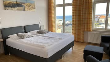 Apartamento, banheiro privativo, vista para o mar | Vista da propriedade