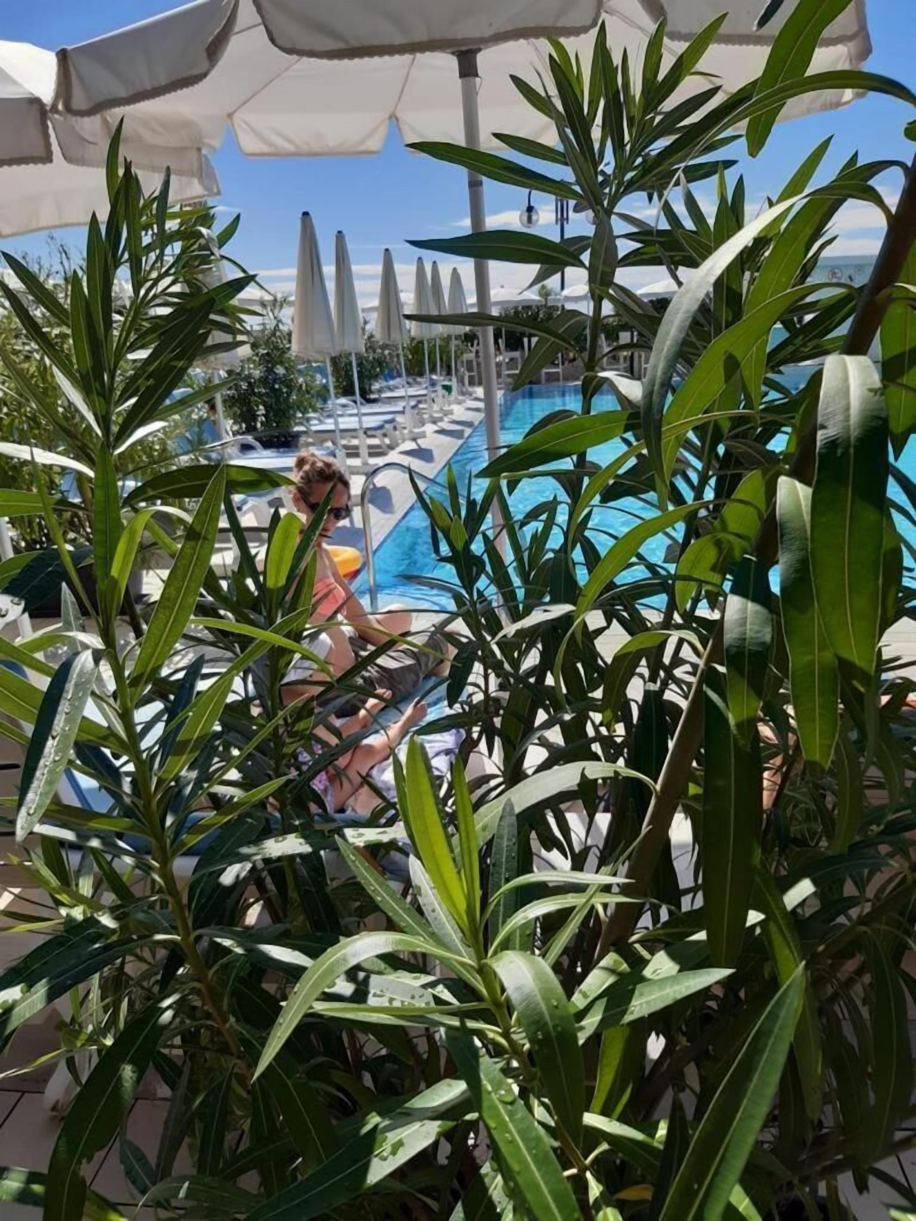 Piscina externa sazonal