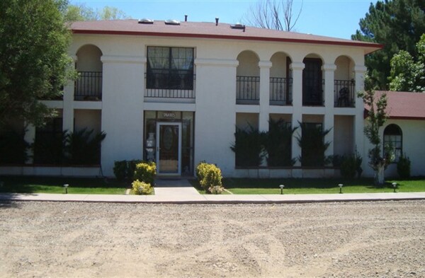 Tavares Inn - Alamogordo, NM