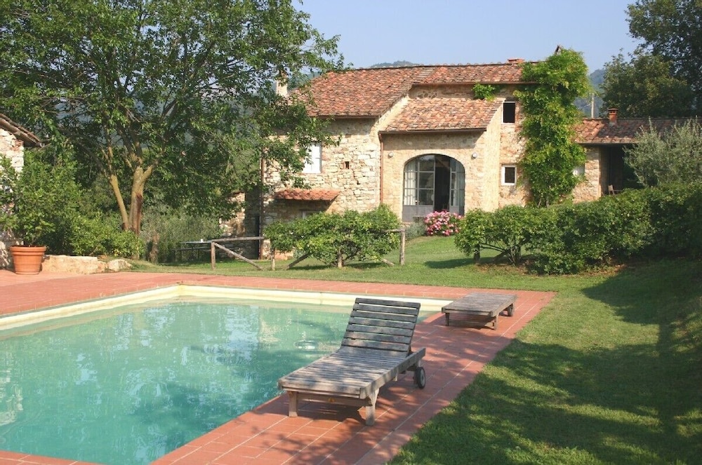 House With Pool. Idyllic Setting In Hills Near Lucca And Coast Wifi Aircon - Lucca