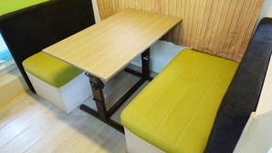 650M | Refeições no quarto