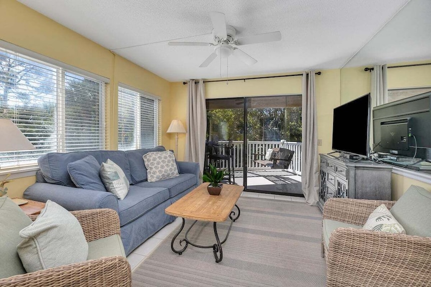 Condominio Frente Al Mar Con Balcón, Piscina Y Paseo Marítimo A La Playa. Vista Parcial Del Océano - Sea Island, GA