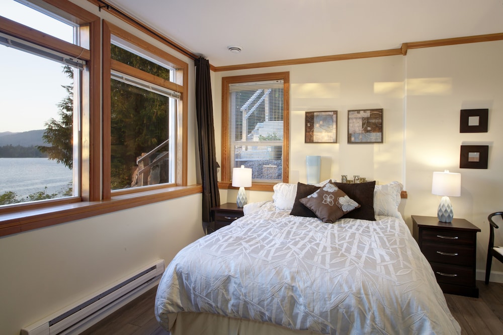 East Sooke Escape. Something For Everyone Fishing, Hiking, Kayaking Or Relaxing - Sooke