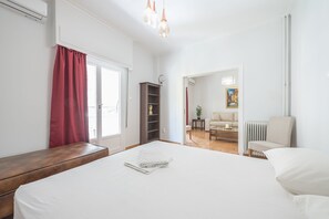 Apartamento (Victoria Best Apartments near Metro 3) | 3 quartos, ferros/tábuas de passar roupa, Wi-Fi de cortesia