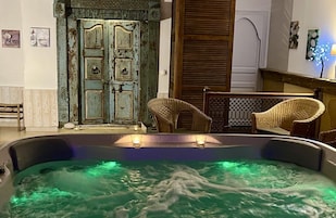 Sala(s) para tratamentos a casais, massagens musculares profundas