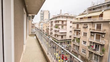 Apartamento (Victoria Queens Paradise near Metro) | Varanda
