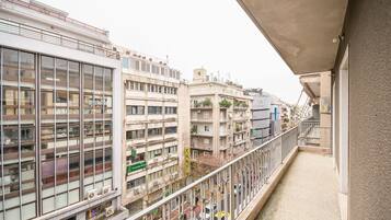 Apartamento (Victoria Queens Paradise near Metro) | Varanda