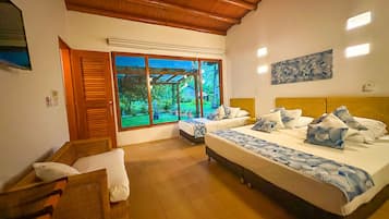 Quarto Triplo Superior | 1 quarto, roupa de alta qualidade, cofre no quarto