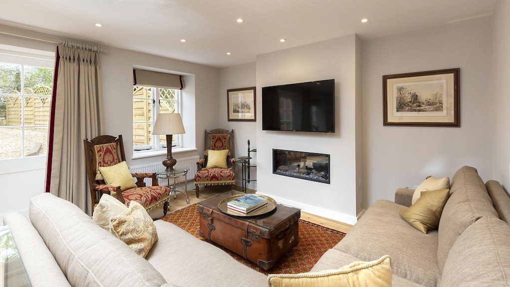 A Sudeley Castle Cottage That Sleeps 7 Guests In 4 Bedrooms - Warwickshire