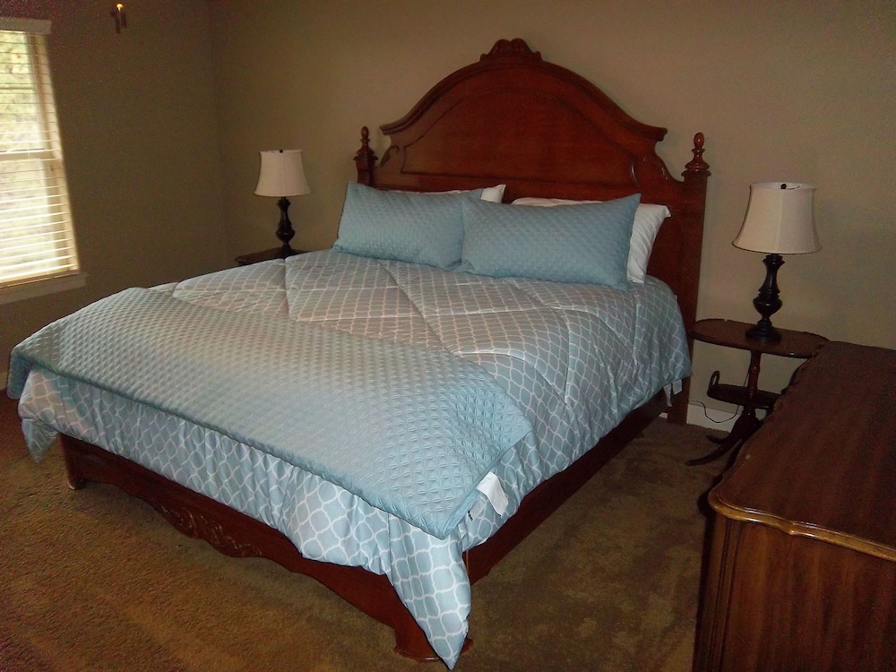 Skyline Lodge, Gorgeous Setting, Walk To Downtown! - Bend, OR