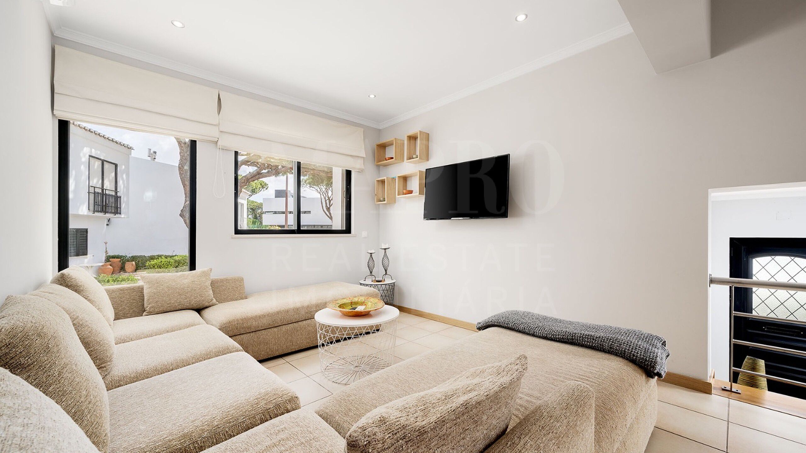 Stunning Villa  Sea Views, Uk Tv, Wifi, Air Con, Heating, 3 Min Walk To Beach - Almancil