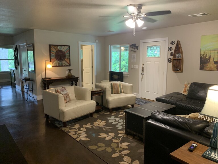 Waterfront Cabin Lake Lbj Cove, Fish/float!, Fenced Yard Pets Ok, Panoramic View - Lake Buchanan, TX