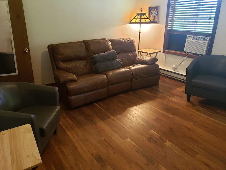 Quiet 2 Bedroom A-frame Cabin Located 5 Miles From East State Street. - Ohio