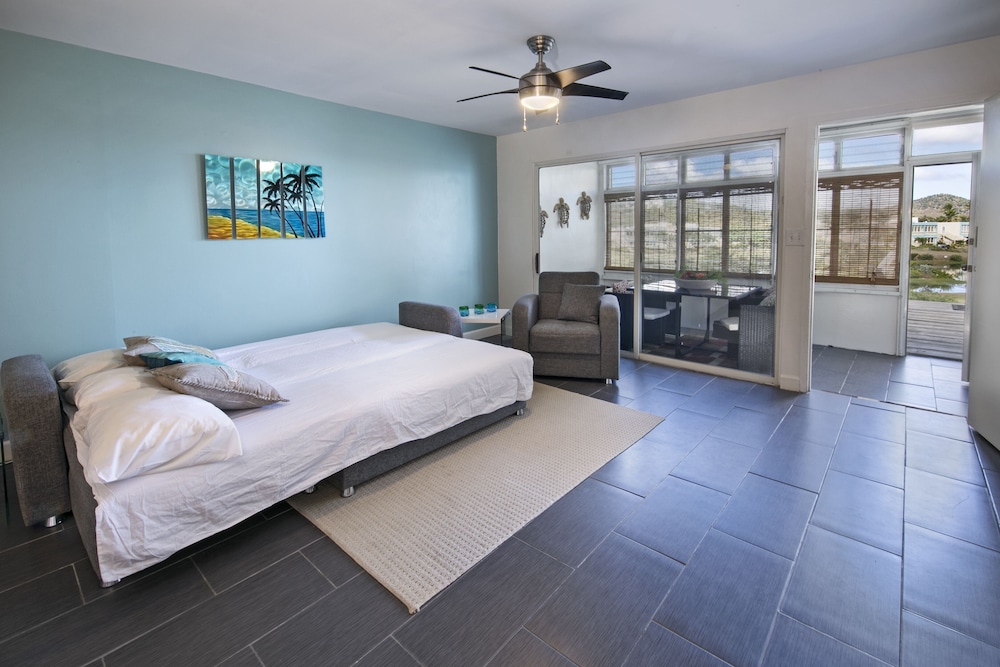 Sapphire Beachfront! Steps Away From Water, Great Location - Saint Thomas
