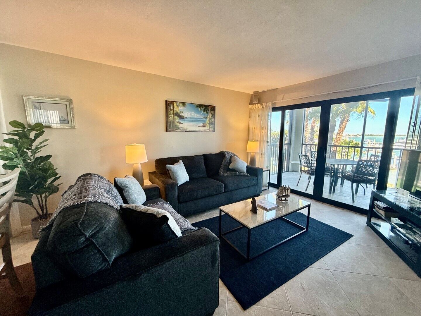 Impecable Unit With Beautiful Water Views - Marco Island, FL