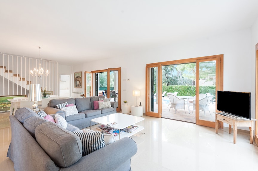 Grande Villa Haut De Gamme Avec Jardin Méditerranéen, Superbe Piscine Et Vue Sur La Mer - Alcúdia